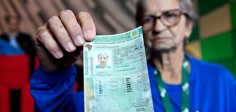 CNH ganha novo design, mais recursos de segurança e validade no exterior